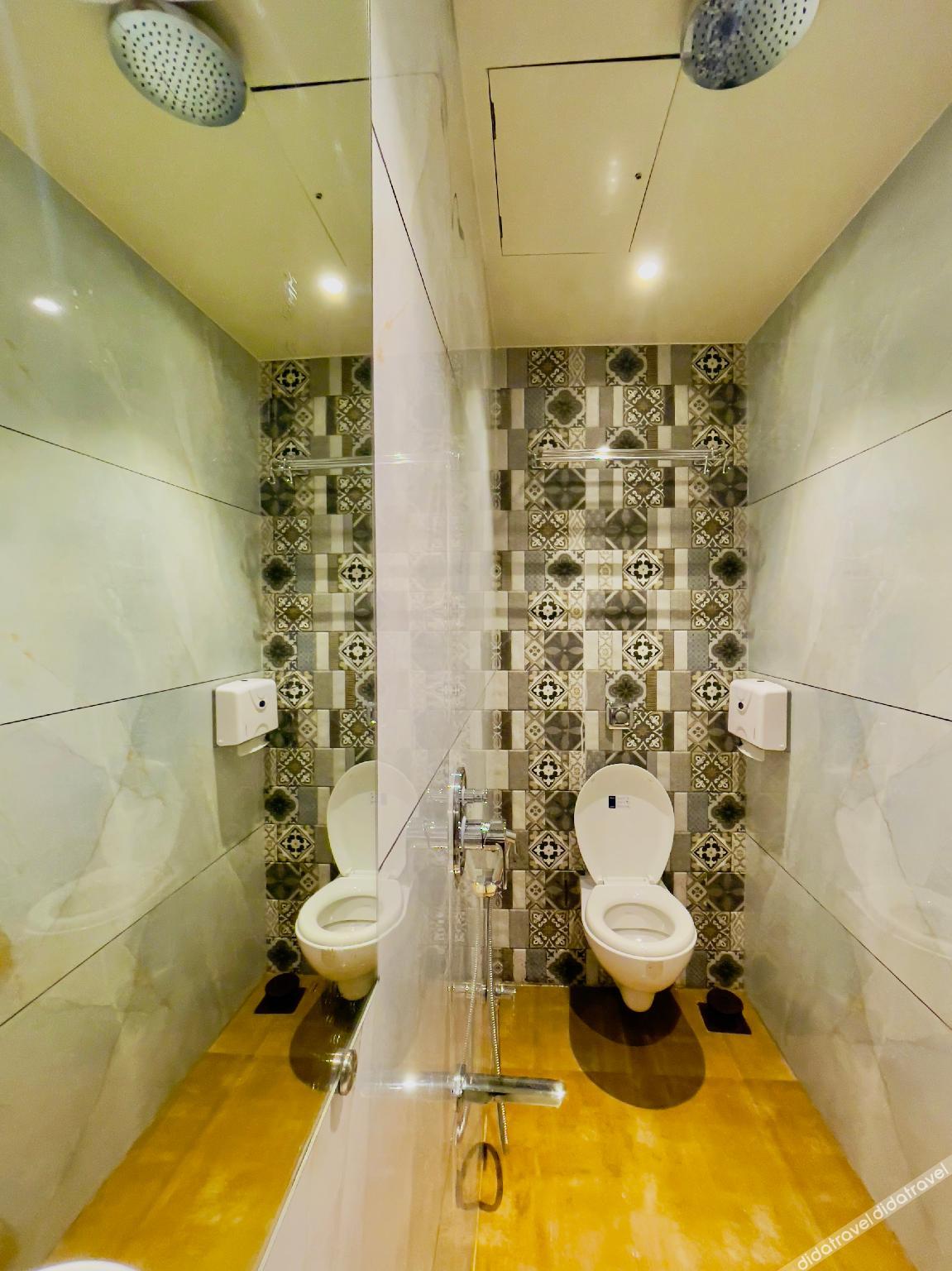 Hotel Lime Wood - Mumbai