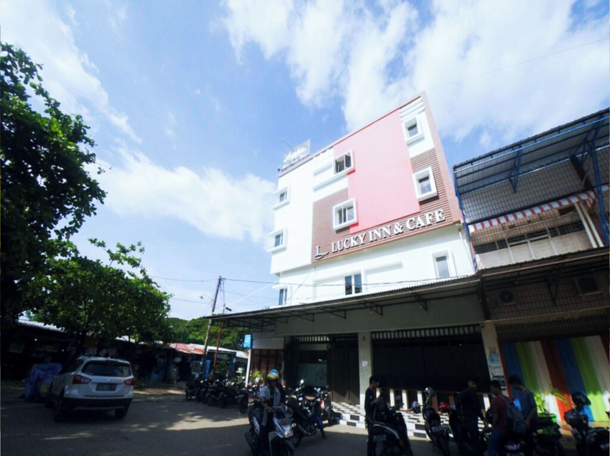 Reddoorz At Lucky Inn Panakukkang Makassar - Makassar