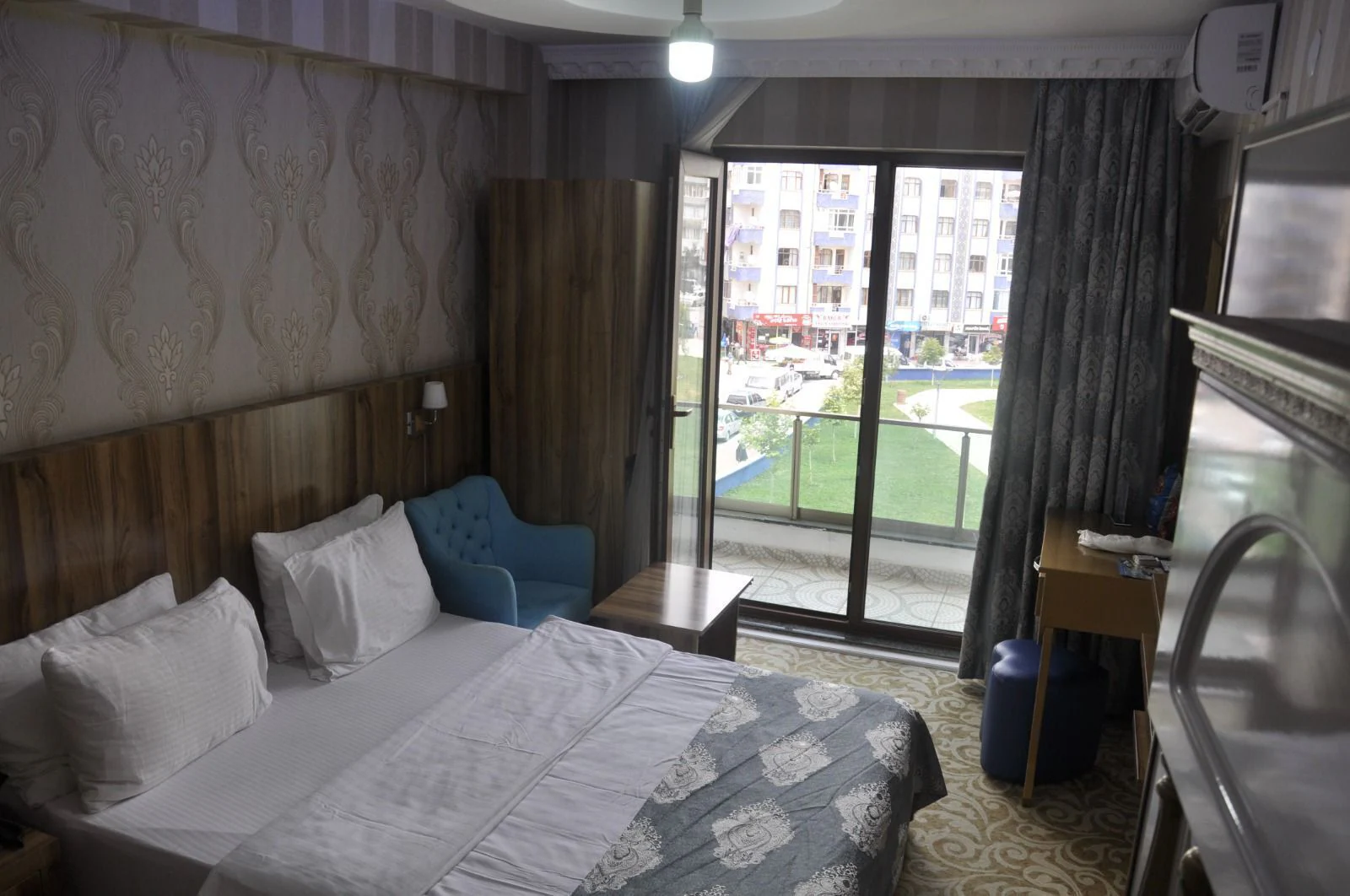 Crystall Hotel - Van