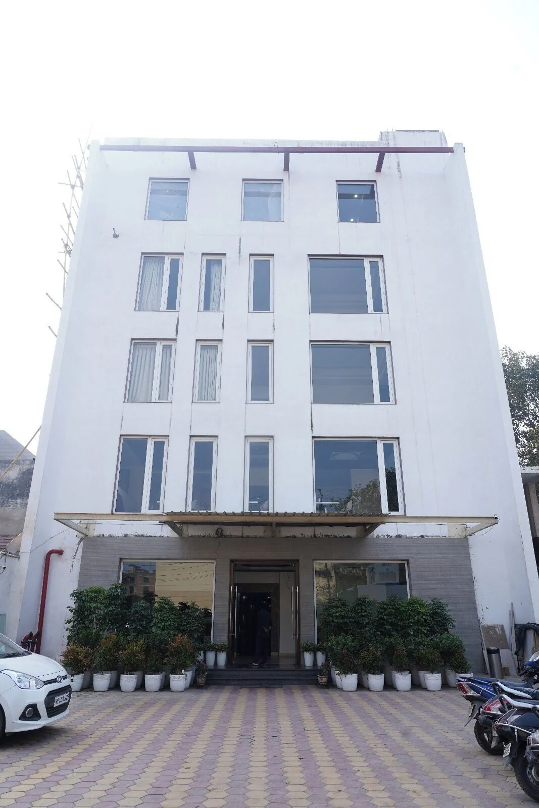 Hotel City Grand Varanasi - Varanasi