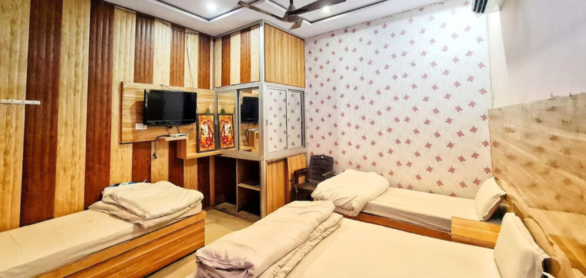 Goroomgo Sangam Palace Guest House Mathura - Mathura