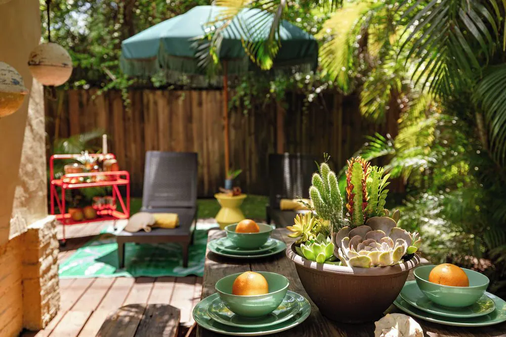 The Rum Locker - 1 King - 2 Twins - Private Home And Patio - Sleeps 4 - Fort Lauderdale