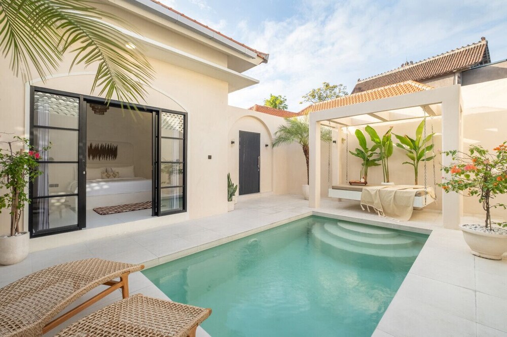 Stunning 2 Bedroom Private Pool Villa In Berawa - Casa La Lisa - Canggu