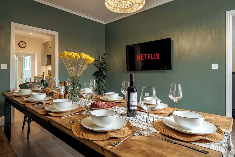 Premium Designer 4 Bedroom Home In Clifton - 3 Bathrooms & Cinema Room - Bristol