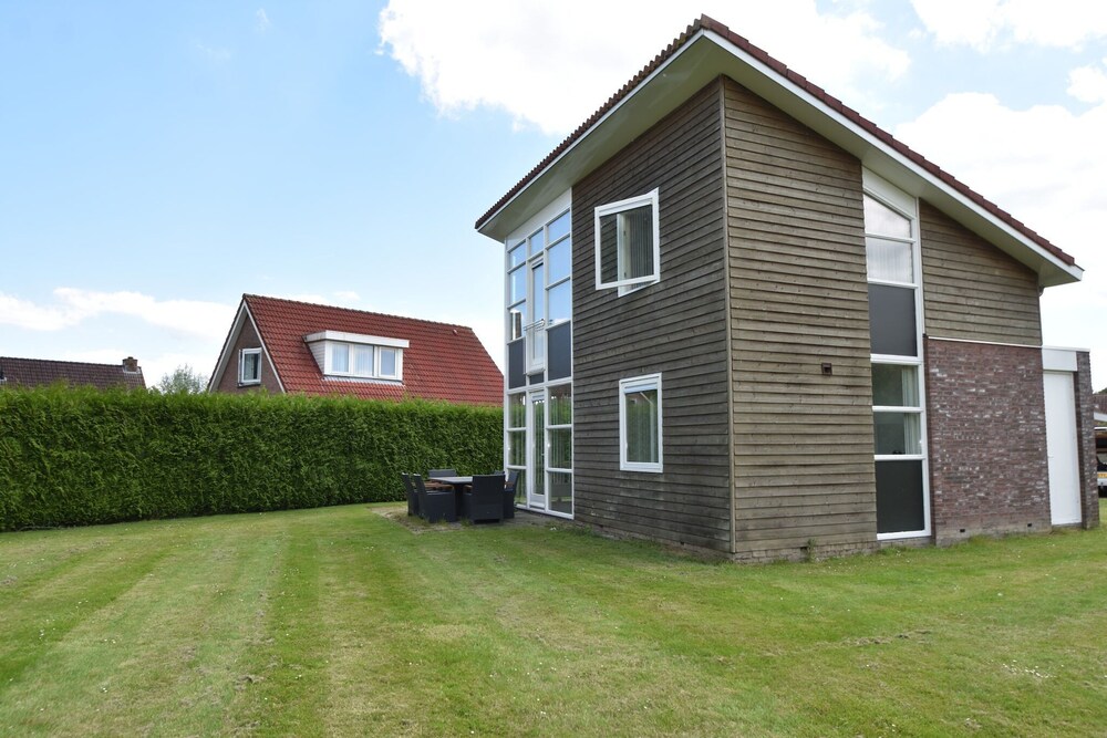 Holiday Home In Flevoland With Pool - Zeewolde