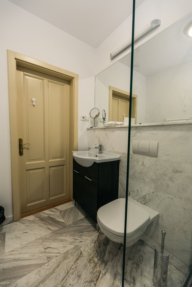 Yellowboot Aparthotel - Sibiu, Rumanía