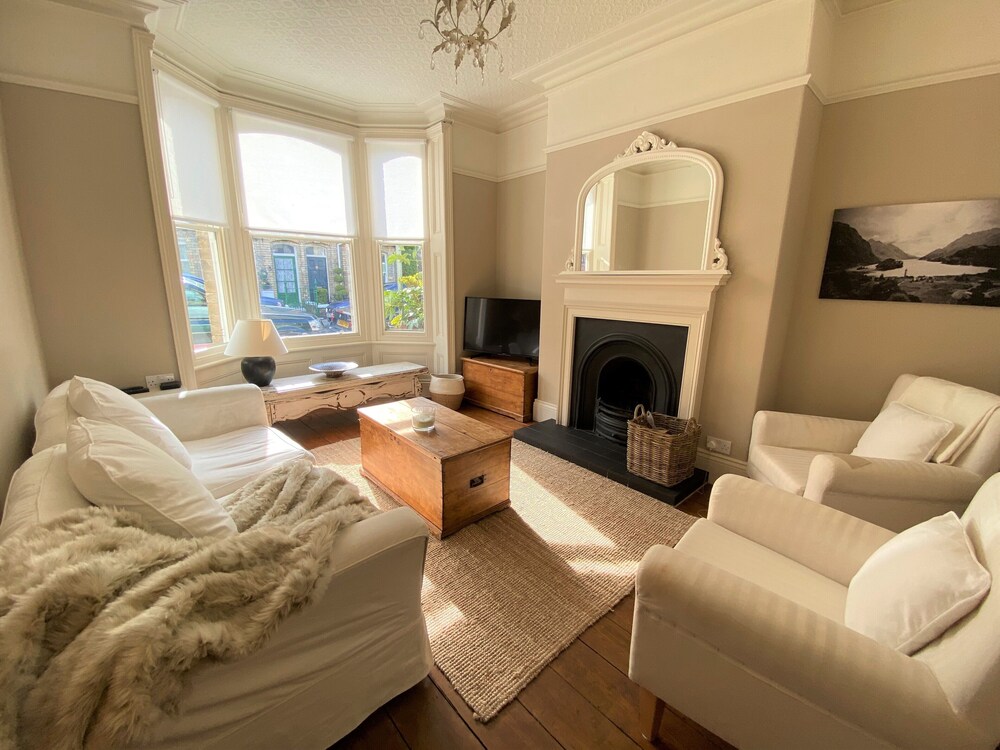 Stylish Victorian Townhouse Near Bishy Rd. & City - York