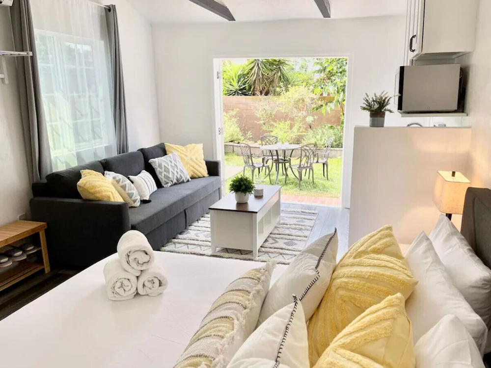 Hidden King Suite With Garden Parking - 4 Guest - La Mesa, CA
