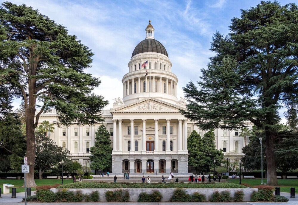 Historic Charm With Parking In Center Of Midtown - Sacramento, CA