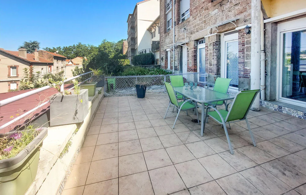 Awesome Apartment In Saint-étienne - Saint-Étienne