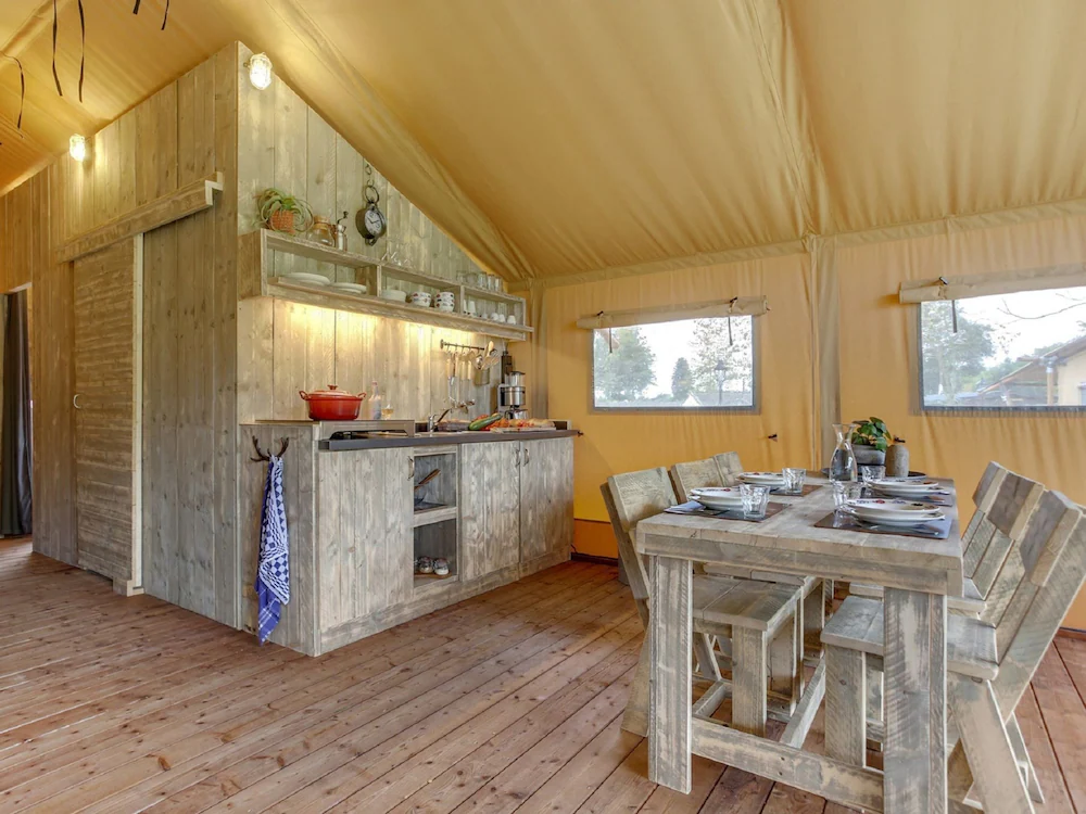 Tent Lodge With Sanitary Facilities At The Bedafse Bergen - Campsite - Nordbrabant