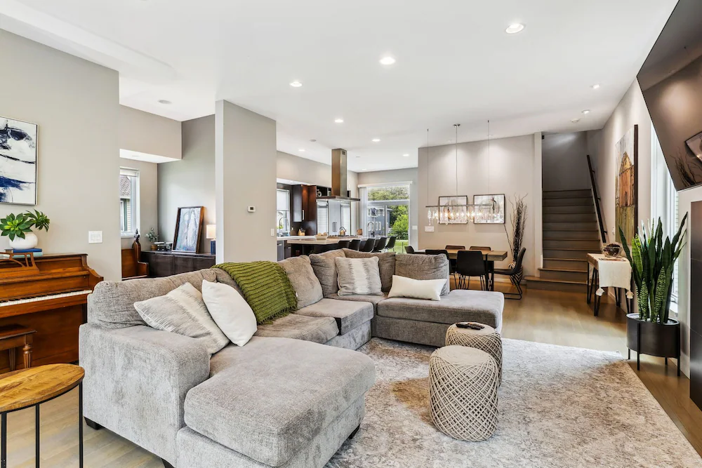 Luxuary Tremont Home - Movie Room, Pet & Baby Friendly - Cleveland, OH