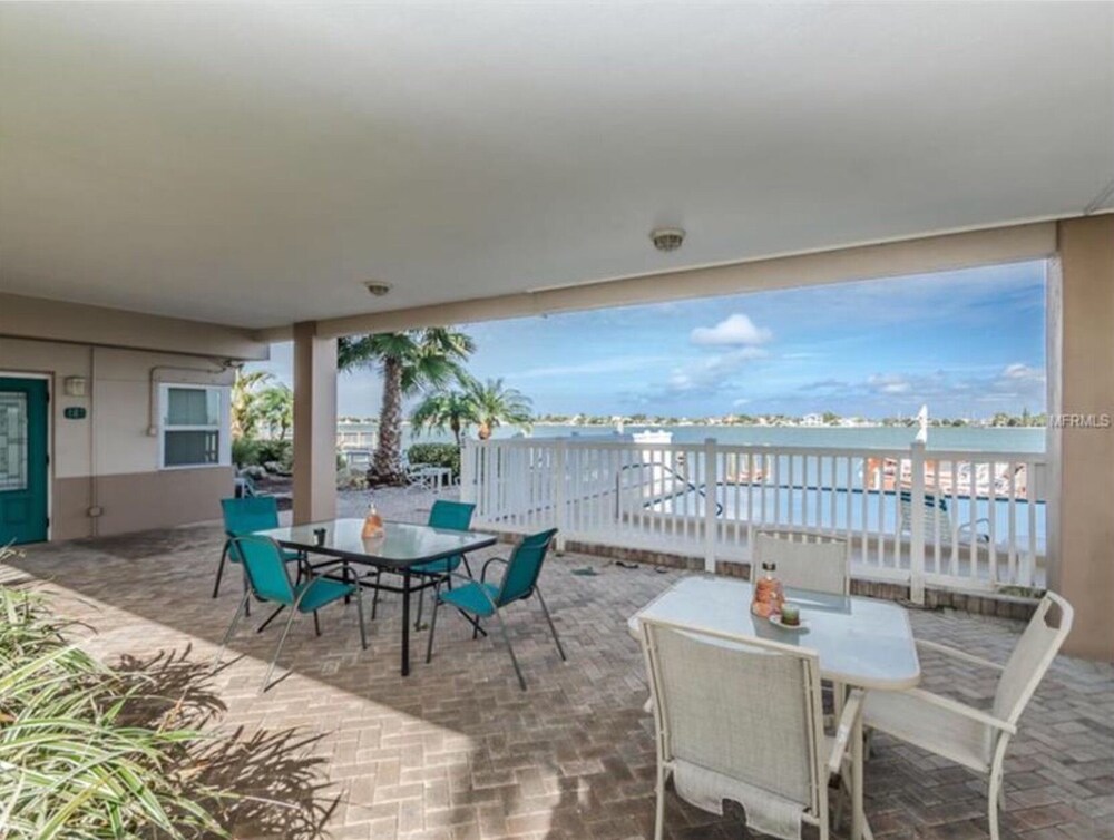 Paradise Lane-dolphin View-on The Intercostal - South Pasadena, FL