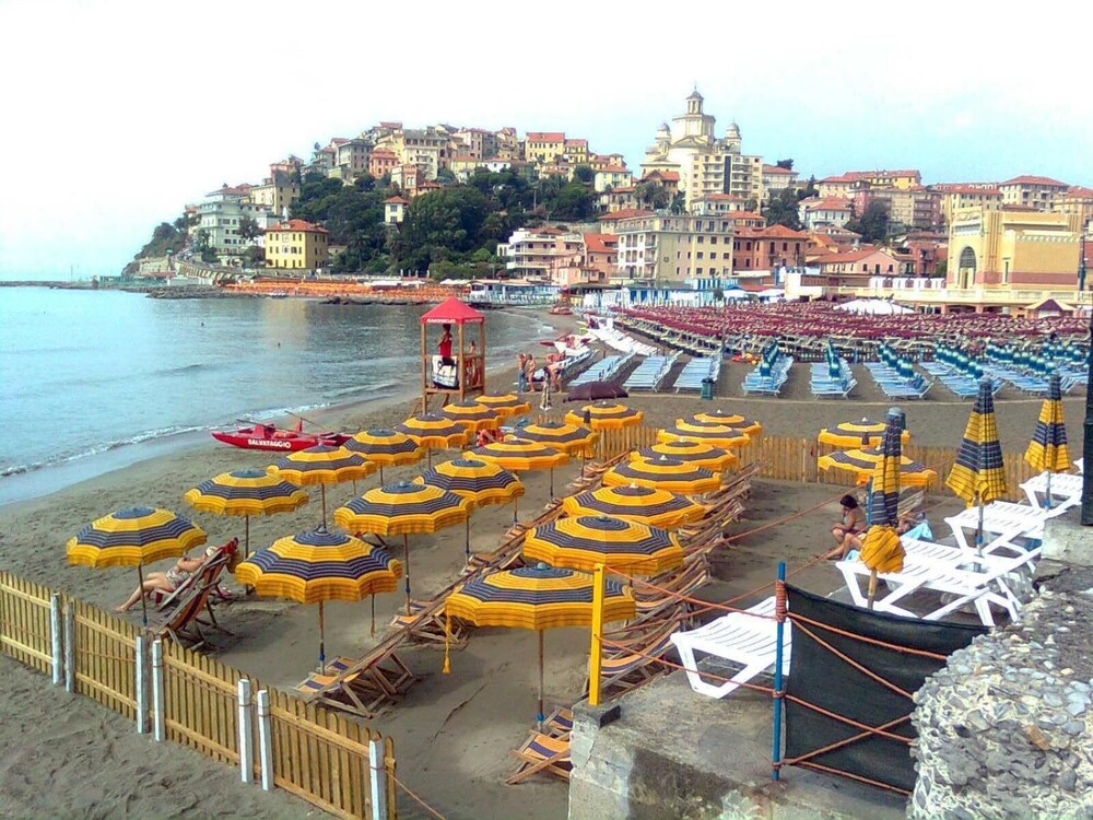 Hotel Robinia - Imperia