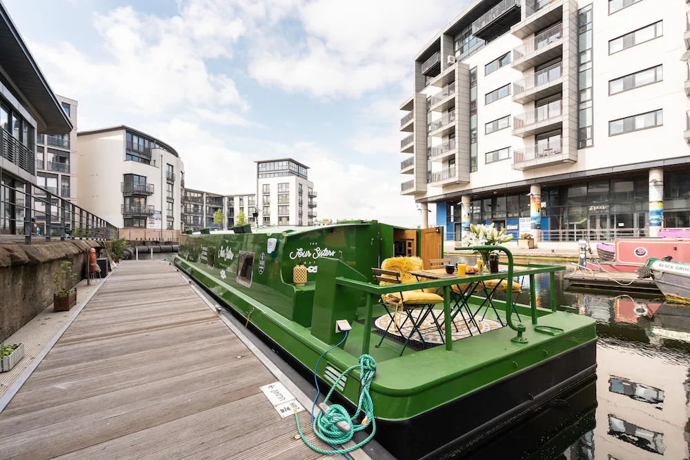 Luxury Boat, Floating Barge Accommodation - Édimbourg
