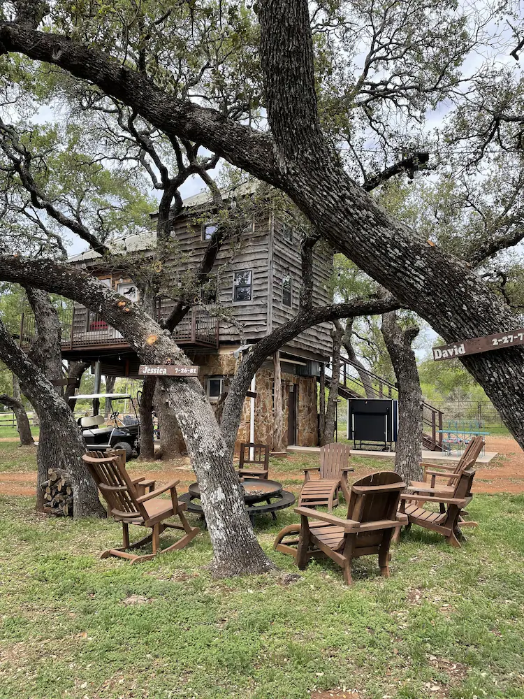 The Treehouse At Dos Conchas Ranch - Marble Falls, TX