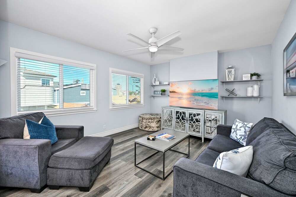 1 Bedroom Apartment In The Back Of Our Oceanfront Home - Newport Beach, CA