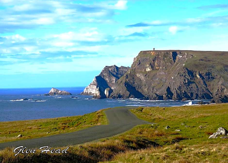John Eoinìn's Bar And Accommodation - County Donegal