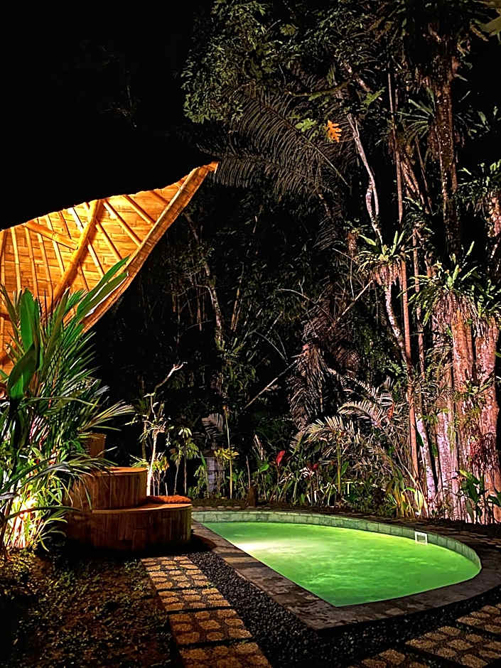 Bamboo House - Ecobreeze - Sidemen
