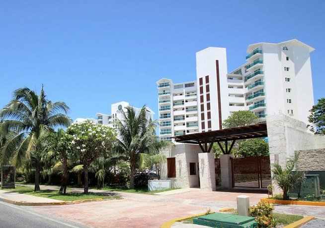 Ocean Front View - Cancún