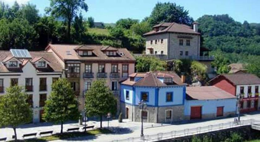 La Casa Azul De Las Caldas - Asturias