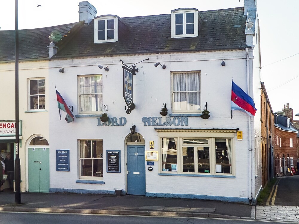 Lord Nelson Hotel - Bridport
