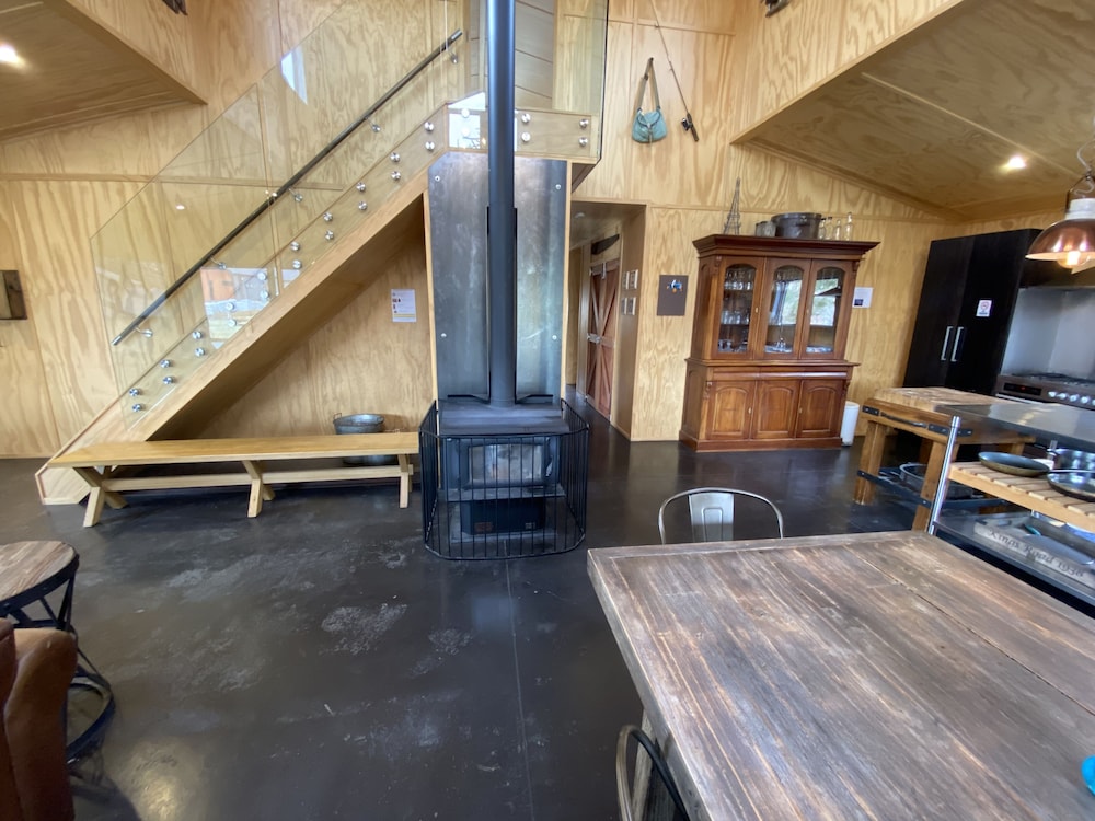 Tractor Shed - Lake Tekapo