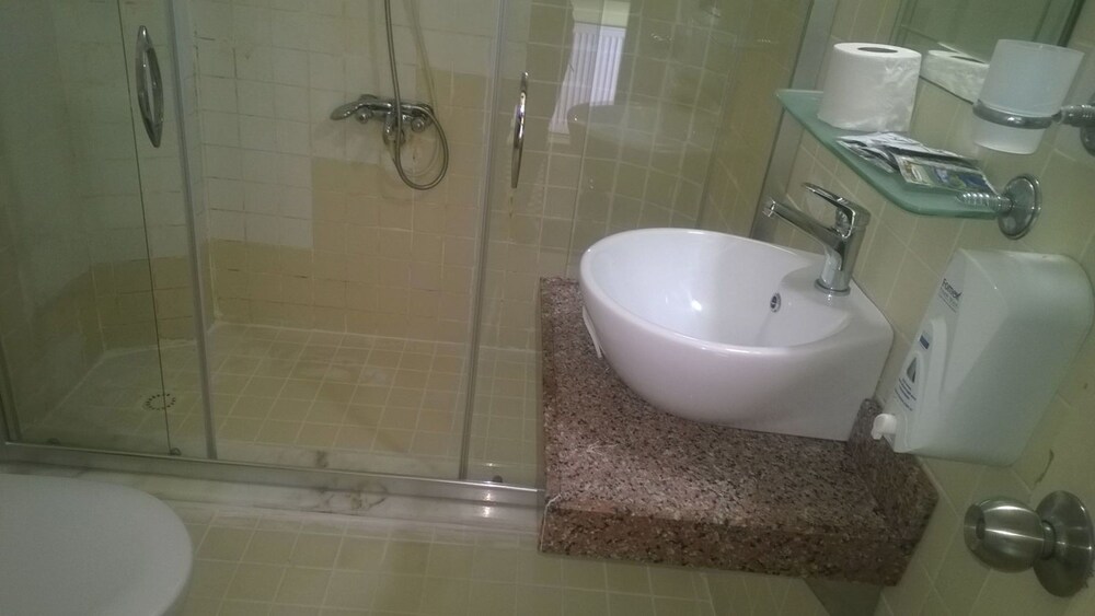 Erdek Helin Hotel - Эрдек