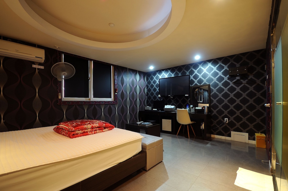 H Avenue Hotel Minam - 부산광역시