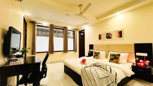 Bluo Studio Dlf Cybercity - Kitchen, Balcony, Lift - Haryana