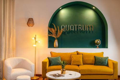 Quatrum Apartment - Naples