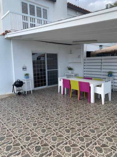 Seafront Beach House - Larnaca