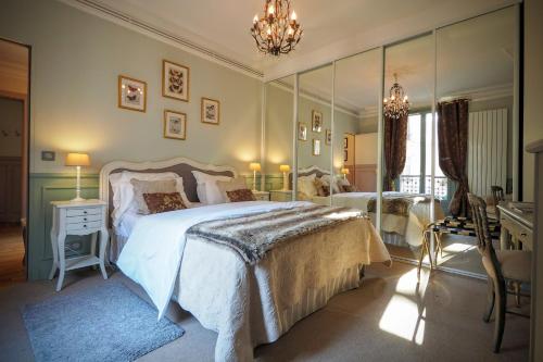 Chambre D Hôte : Louvre Elegant Apt Suite - Rue de Rivoli