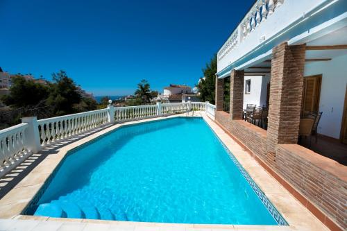 Colina 3 Bedroom Villa Burriana Great Location - Nerja
