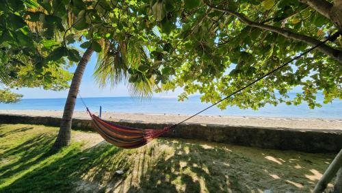 Islanders Paradise Beach - Larena