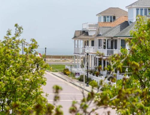 Amazing!!!! Luxury 5br, Steps To Beach And Fun! Fully Renovated Beach House! - Atlantic City, NJ