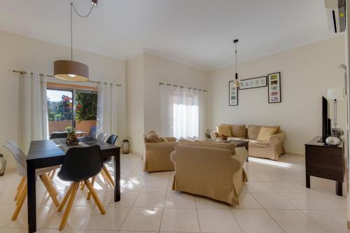 Balaia Residence - Fantástica Moradia Para 6 Com Piscina E Bbq - Albufeira